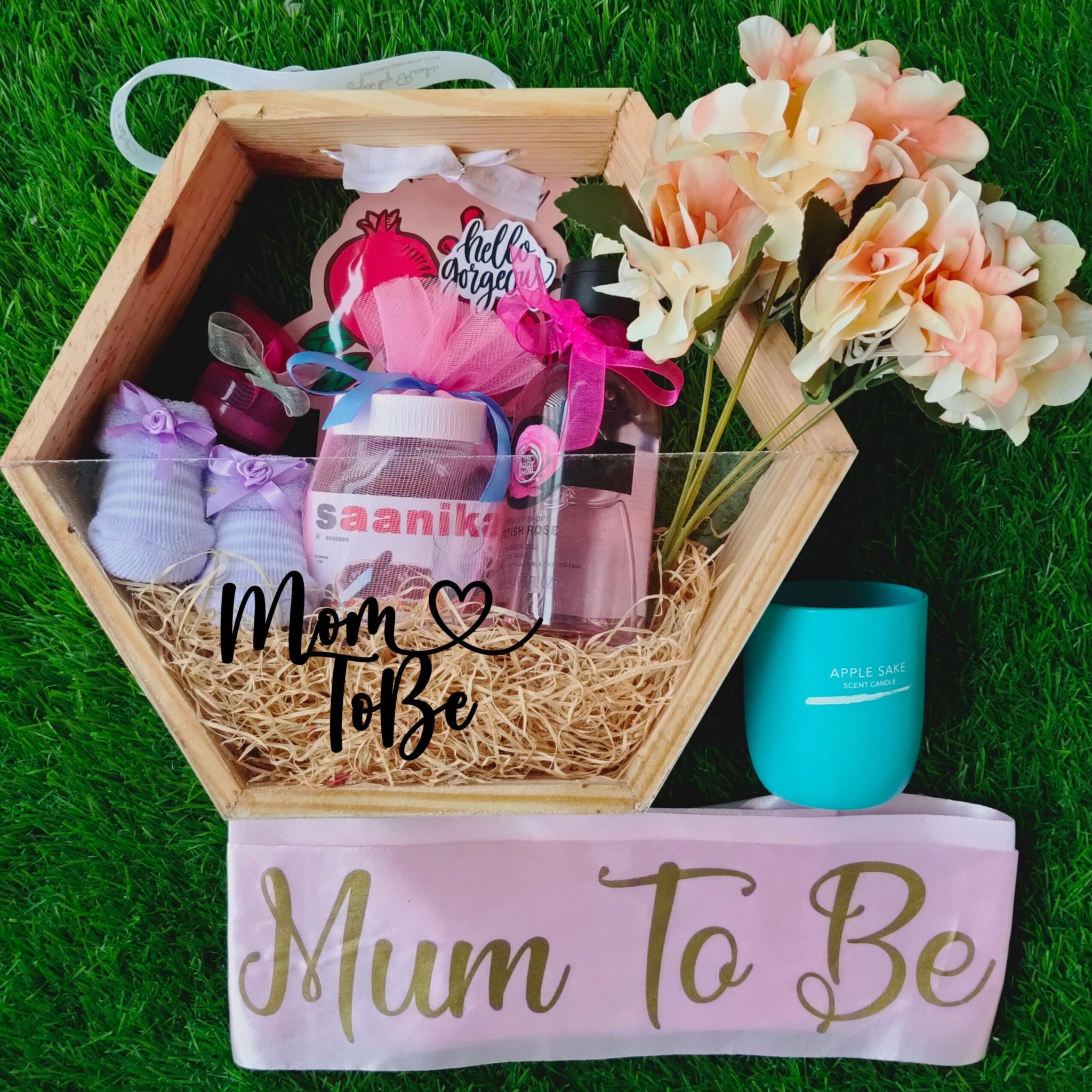 Mom to Be Gift Hamper - Corporate Gifts- The Boxed Wishes